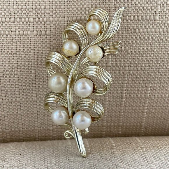 Jewelry | Vintage Pin Gold Tone Faux Pearl Fashion Jewelry Flower Brooch Pin | Poshmark